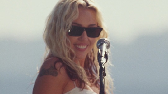 Miley Cyrus – Endless Summer Vacation (Backyard Sessions) Screencaps ...